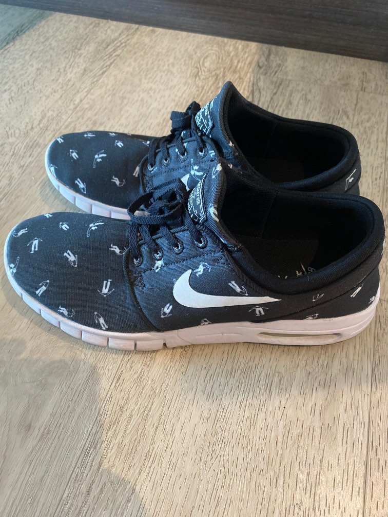 Nike shoe, Men's Fashion, Footwear, Sneakers on Carousell