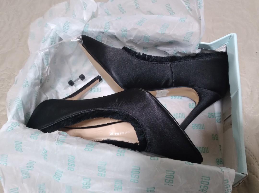 Nose Heel Pumps, Women's Fashion, Footwear, Heels on Carousell
