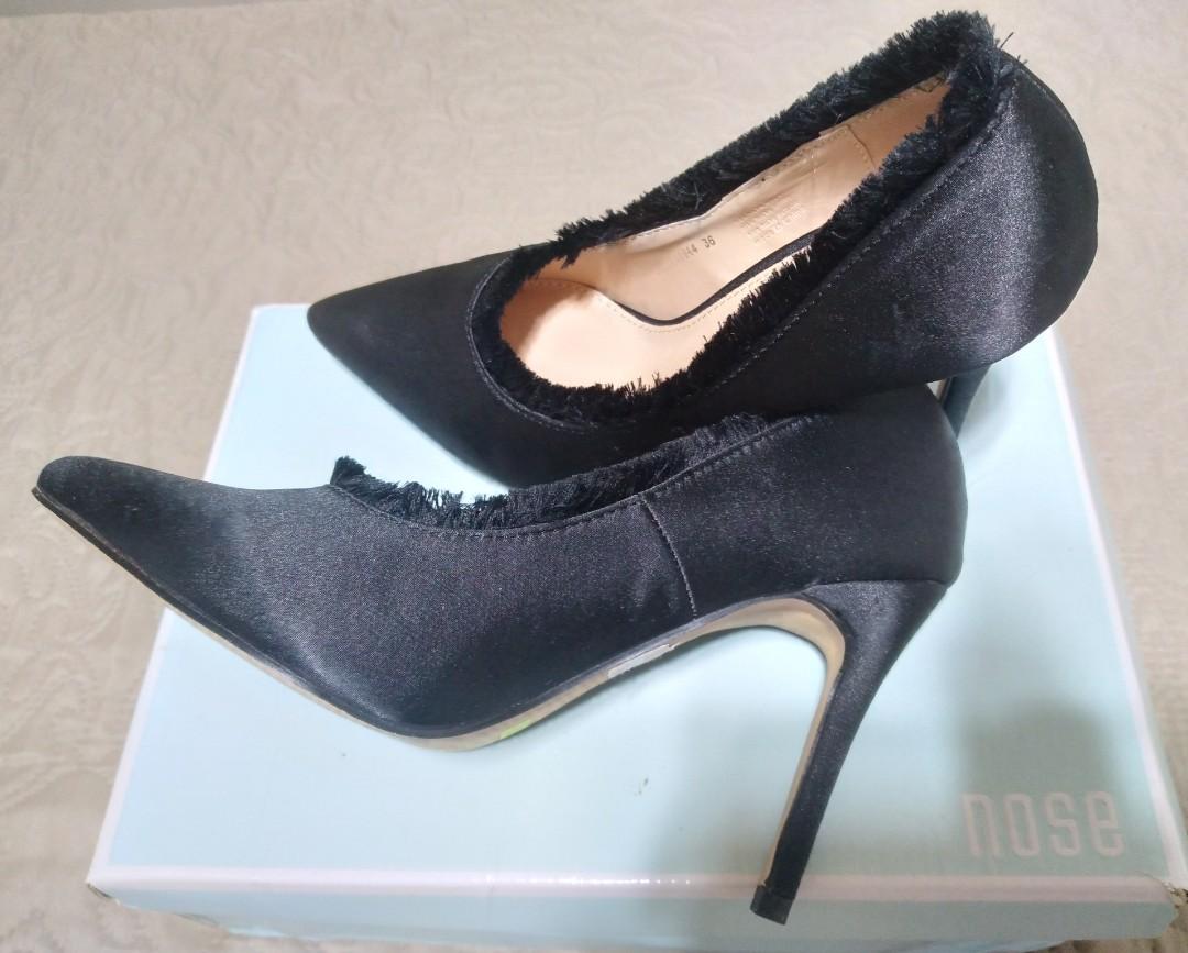 Nose Heel Pumps, Women's Fashion, Footwear, Heels on Carousell