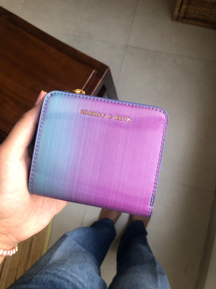 ORIGINAL CHARLES AND KEITH color changing WALLET / CARD HOLDER color ...