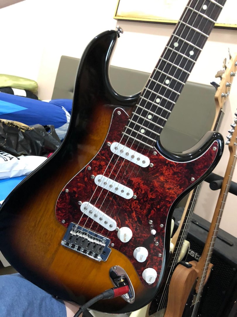 Partscaster Strat, Hobbies & Toys, Music & Media, Musical Instruments ...