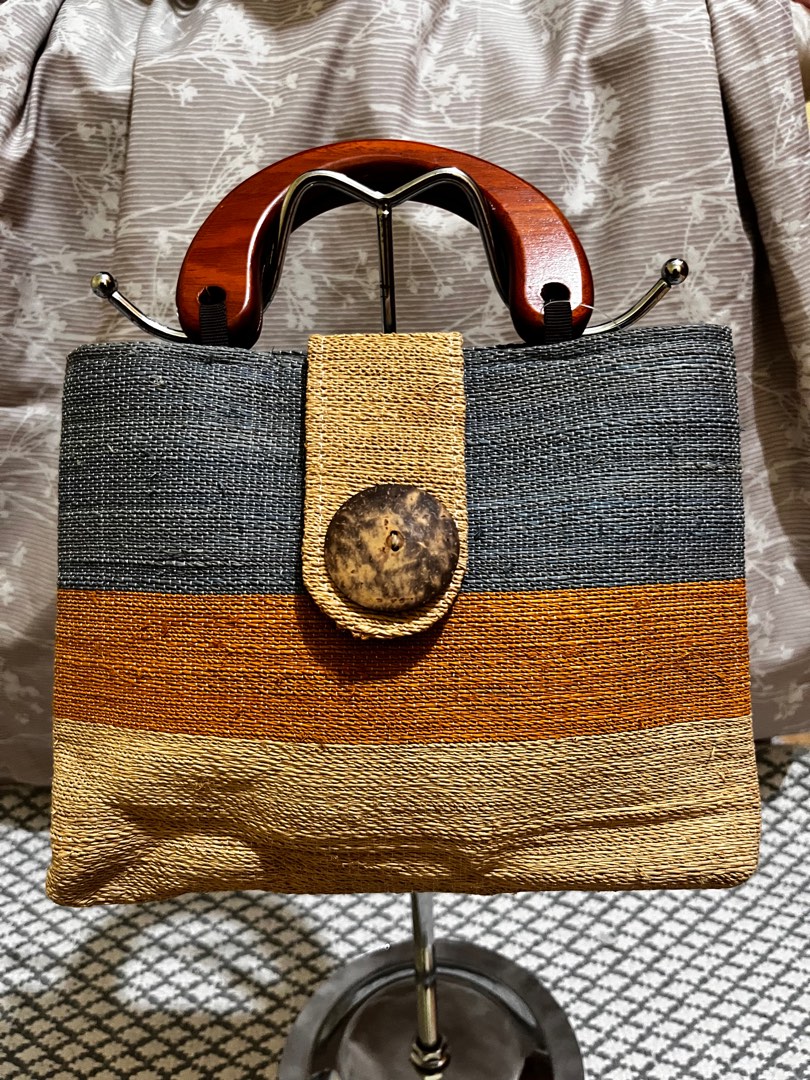 Preloved Native Abaka Native Abaka Hand Bag, Women's Fashion, Bags ...