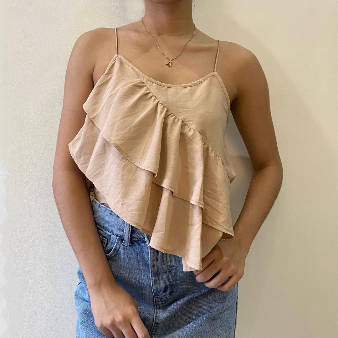 ruffle top, Women's Fashion, Tops, Sleeveless on Carousell