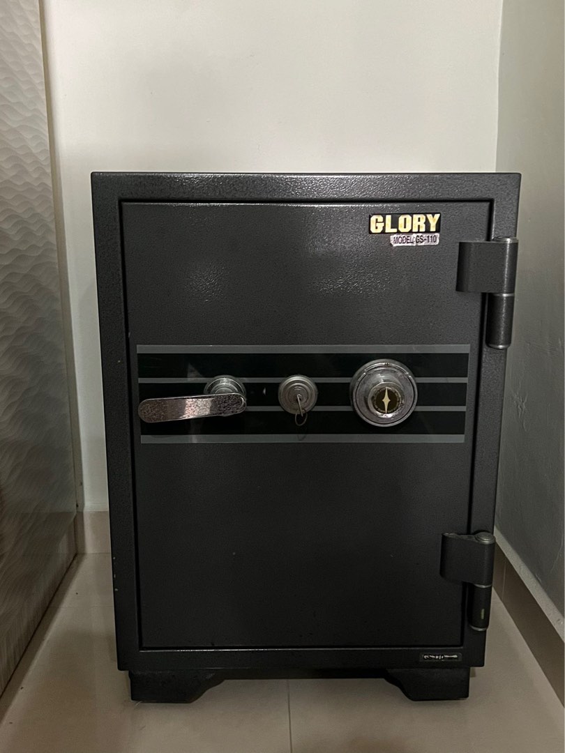 Safe box, Furniture & Home Living, Security & Locks, Safe on Carousell