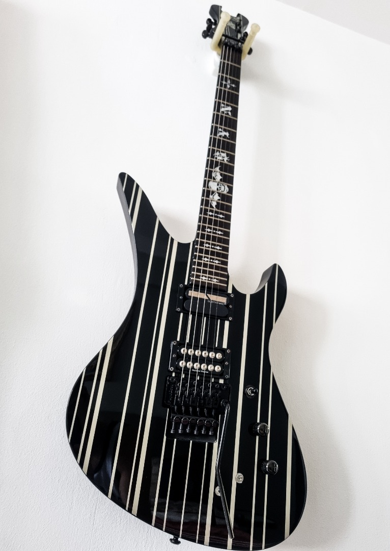 Schecter Synyster Gates Custom-S - Gloss Black with Silver Stripes ...