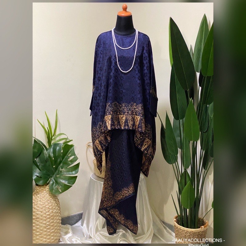 Set Batik Pario, Women's Fashion, Muslimah Fashion, Baju Kurung & sets ...