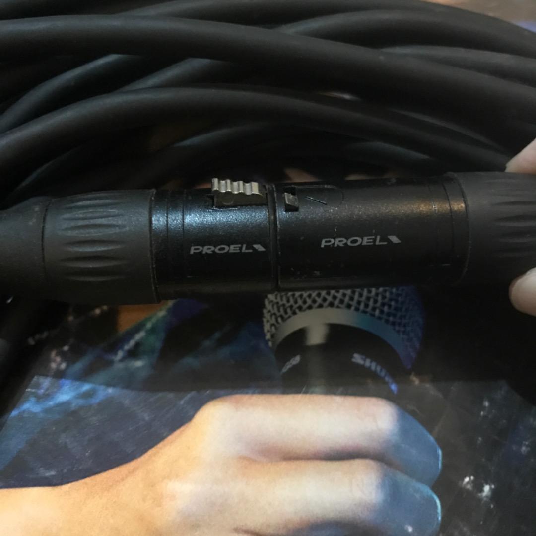 SHURE PG58/BLX4 Wireless Microphone, Audio, Microphones on Carousell