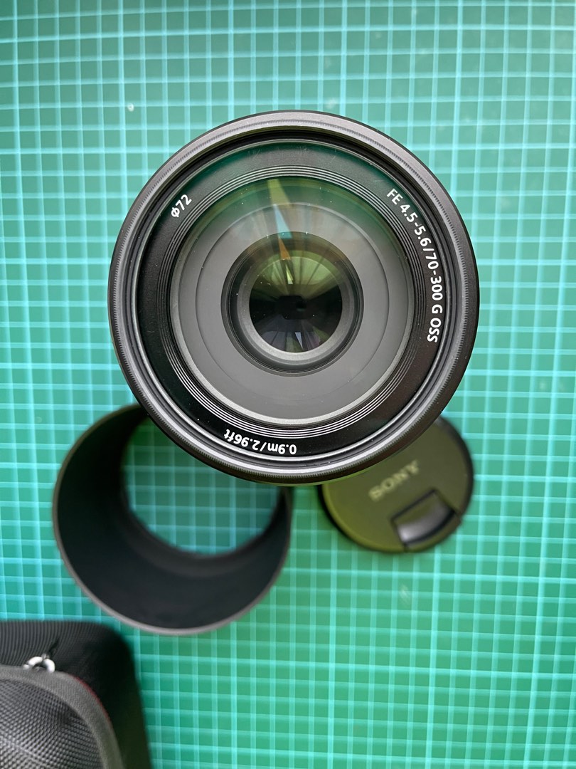 Sony 70-300mm G lens, Photography, Lens & Kits on Carousell