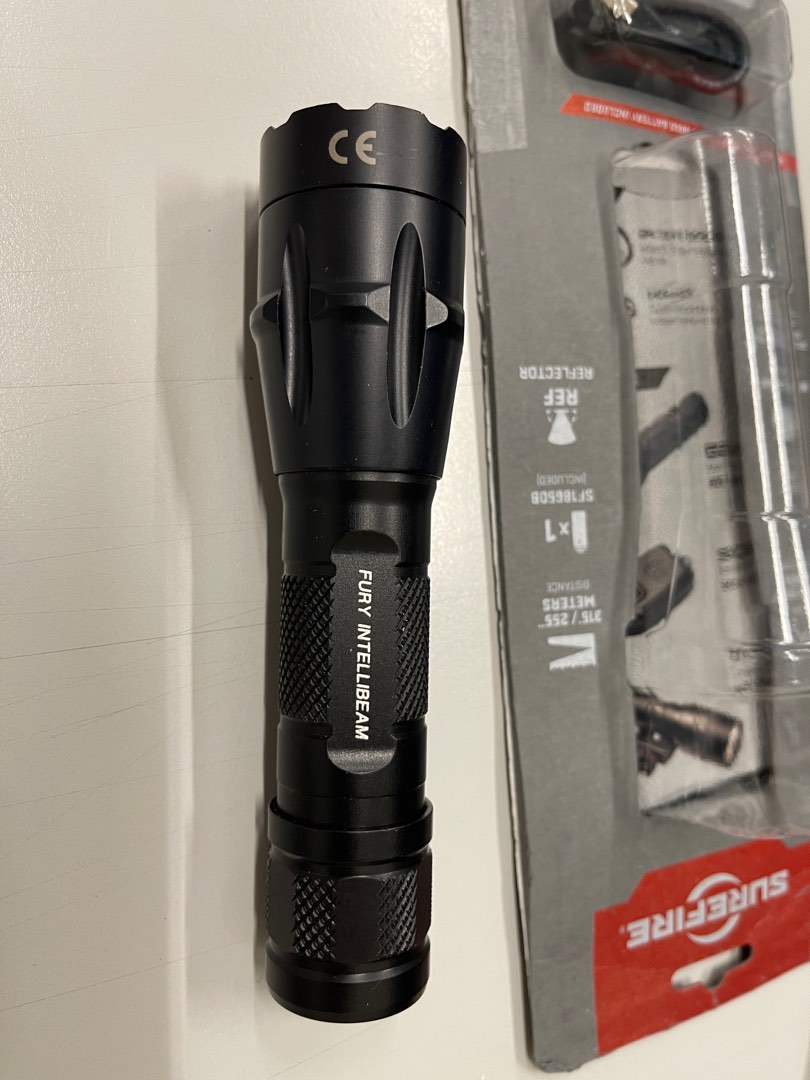SureFire Fury IntelliBeam 戰術 電筒, 其他, 其他 - Carousell