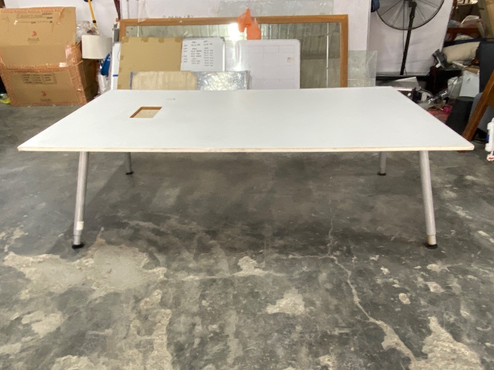 Top Metal Leg 6 Seater Meeting Table White Colour / Meja Mesyuarat Kaki ...