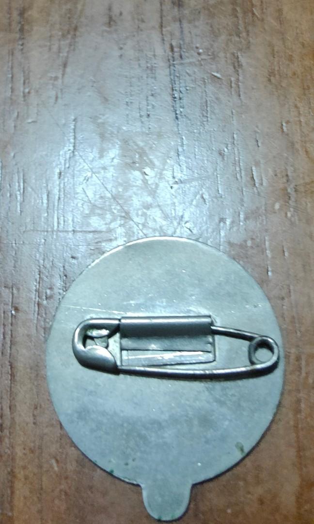 Victoria School badge, Hobbies & Toys, Memorabilia & Collectibles ...