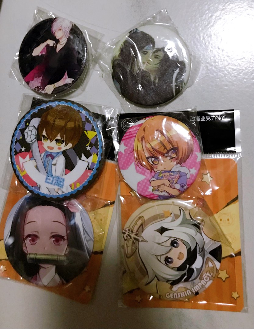 Assorted anime badges clearance, Hobbies & Toys, Memorabilia ...