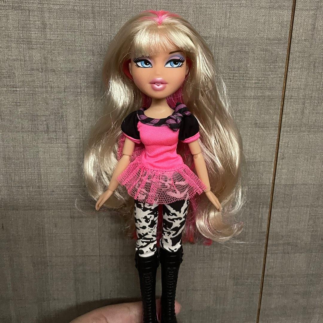 Bratz Neon Runway Cloe 2012 doll, Hobbies & Toys, Toys & Games on Carousell