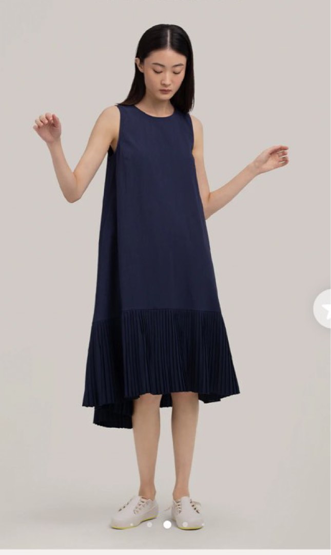 Sabrina Goh Caitlin Pleat Dress, Women's Fashion, Dresses & Sets ...