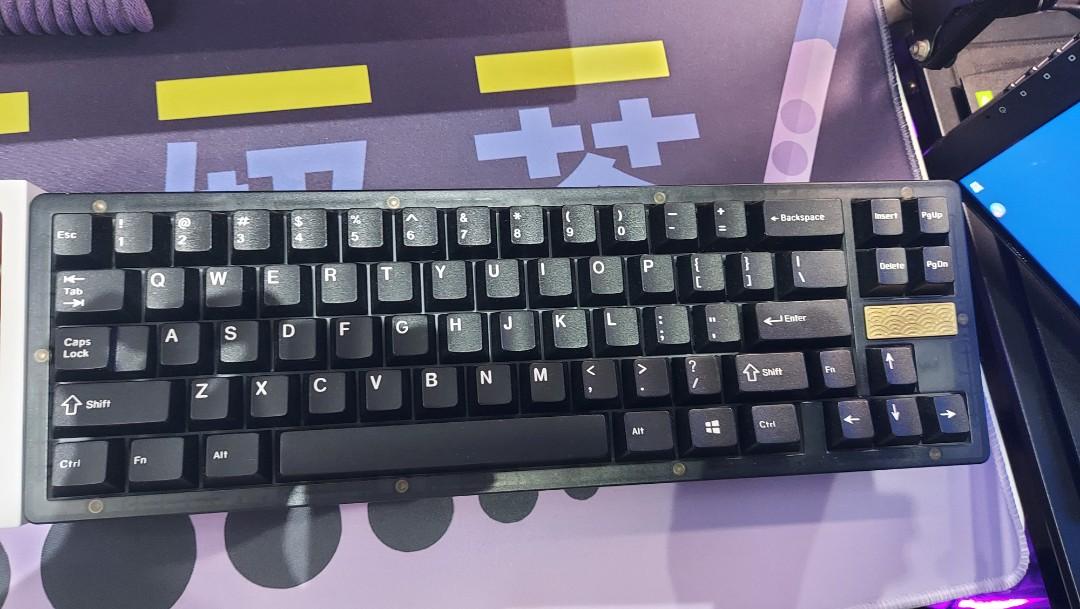 Ikki 68 Aurora Charcoal Hotswap Custom Keyboard, Computers & Tech ...