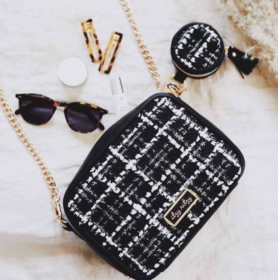 Itzy ritzy Kelly clutch and pacipod, Women's Fashion, Bags & Wallets ...