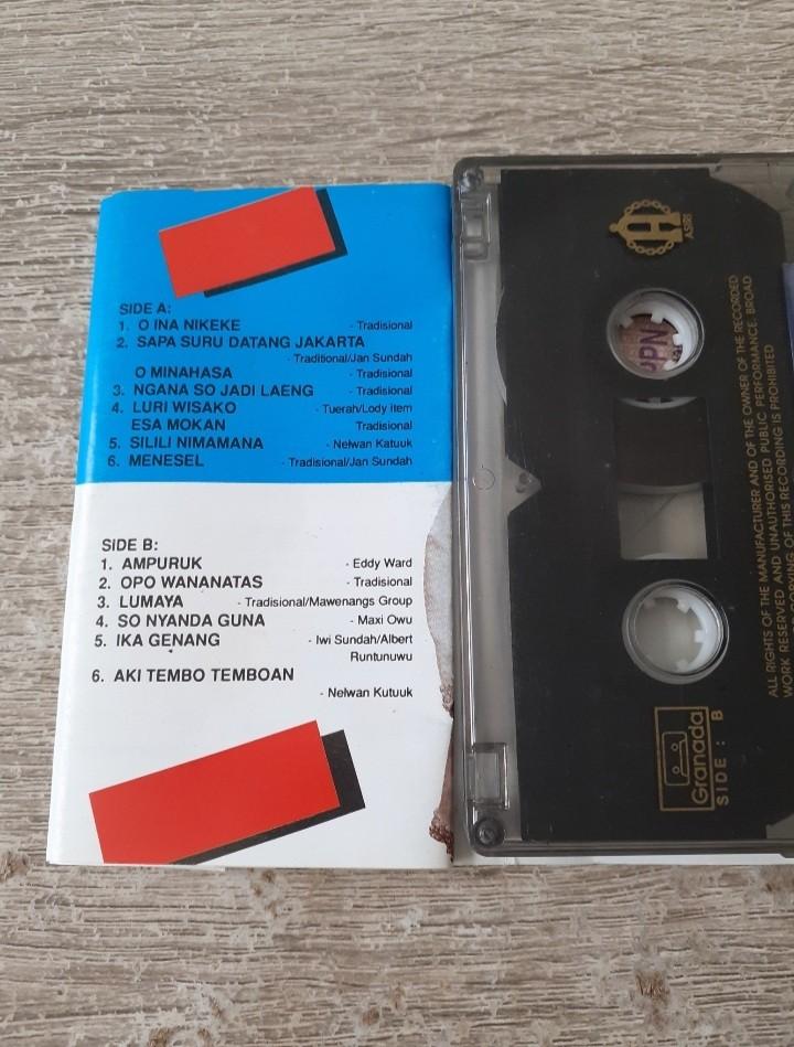 Kaset pita musik dan lagu tradisional Indonesia, Musik & Media, CD, DVD & Lainnya di Carousell