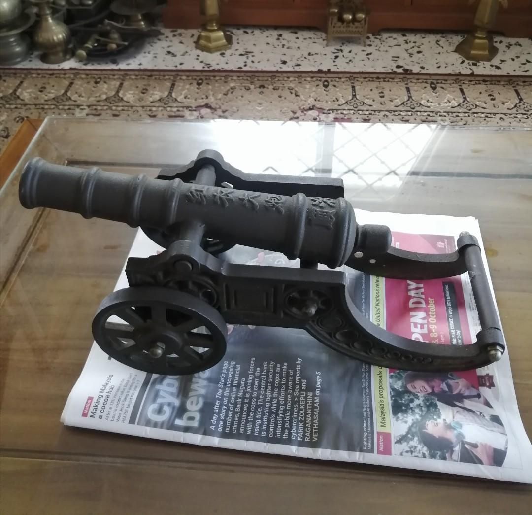 Meriam Besi Replika Hiasan 6.3 Kg, Hobbies & Toys, Collectibles ...