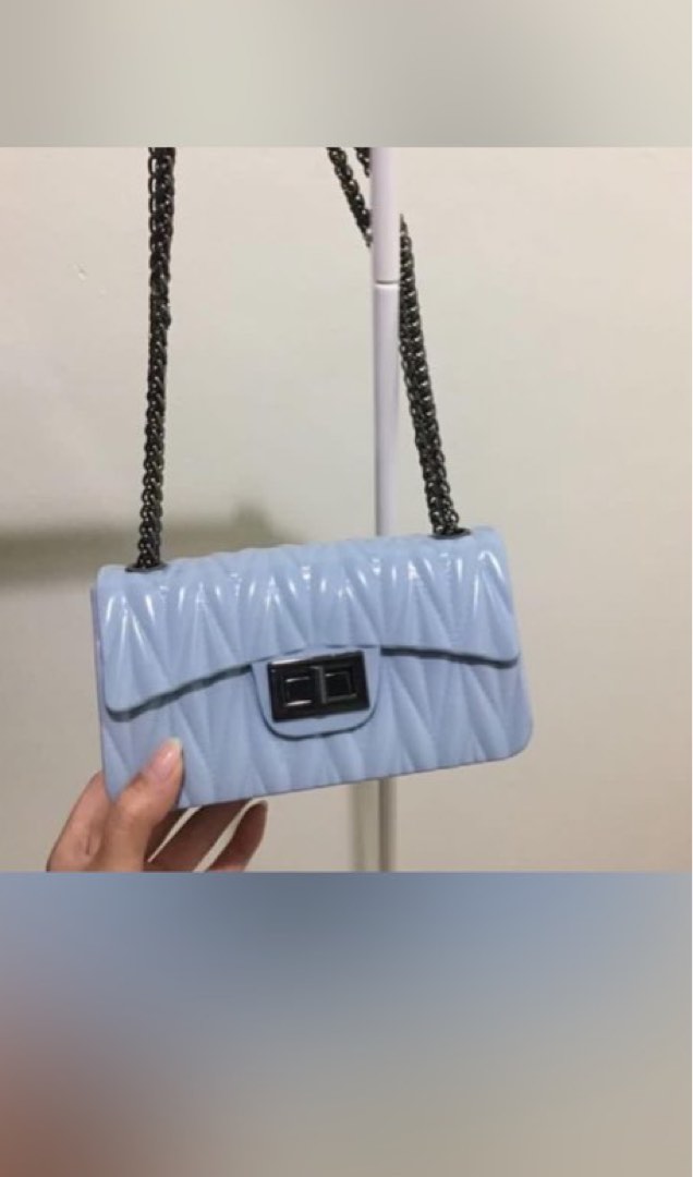 Miniso chain bag, Fesyen Wanita, Tas & Dompet di Carousell