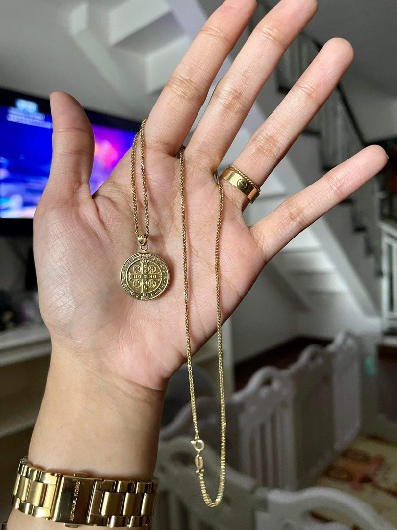 Padre Pio With Fox chain 18 inches, Women's Fashion, Jewelry ...