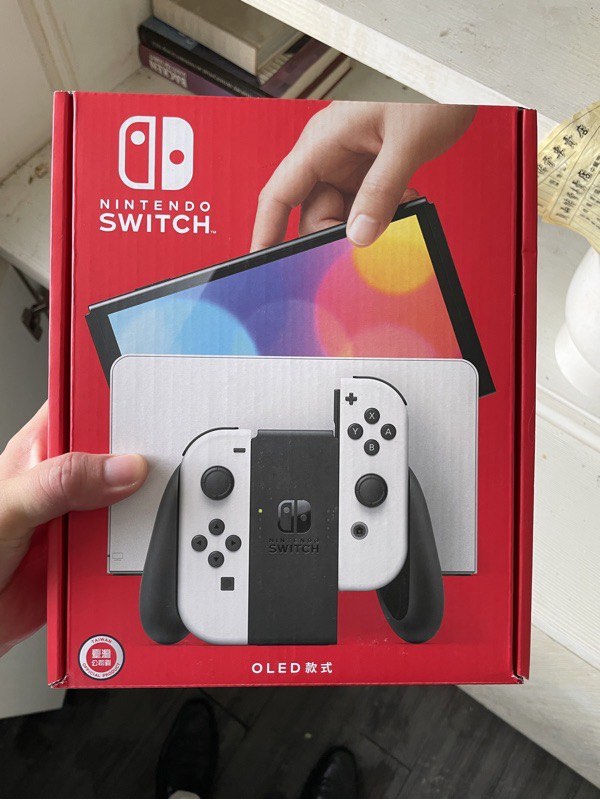 Switch OLED白色主機全新未拆, 電玩遊戲相關, 電玩主機, Nintendo 任天堂在旋轉拍賣