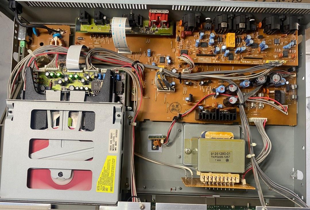 TASCAM CD-RW5000 專業錄音CD播放機 100V 24W 錄音 播放機 CD機 錄音室專用, 音響器材, 錄音機 - Carousell