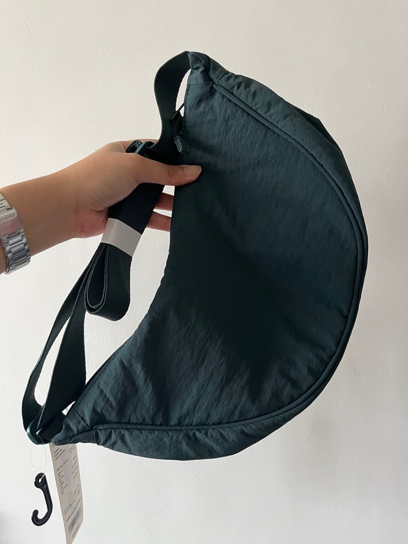 UNIQLO Dumpling Bag (Dark Green), Women's Fashion, Bags & Wallets ...