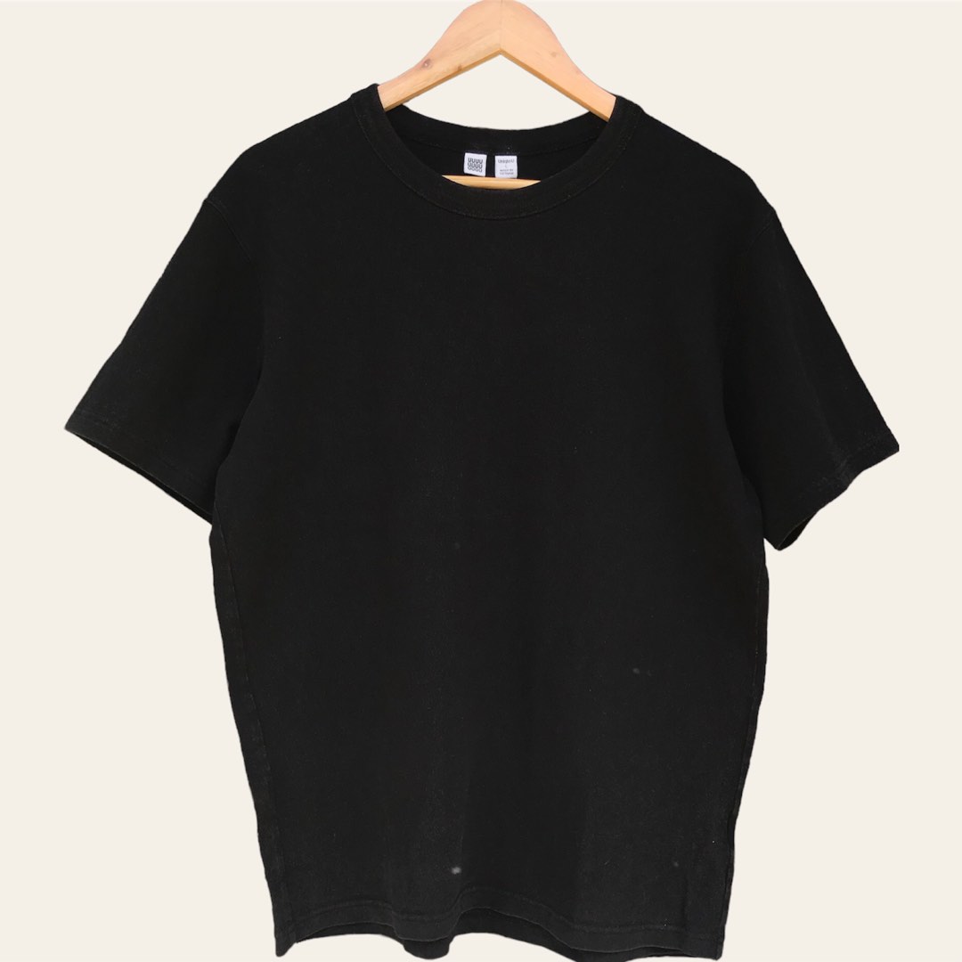 Uniqlo U Black Tee, Men's Fashion, Tops & Sets, Tshirts & Polo Shirts ...