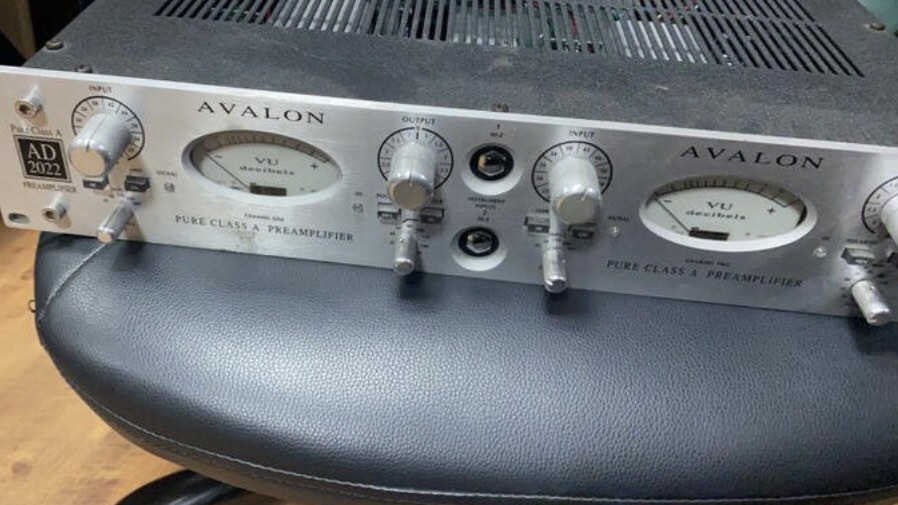 二手 AVALON AD2022 雙通道麥克風前級, 書籍、休閒與玩具, 樂器、音樂相關, 樂譜在旋轉拍賣