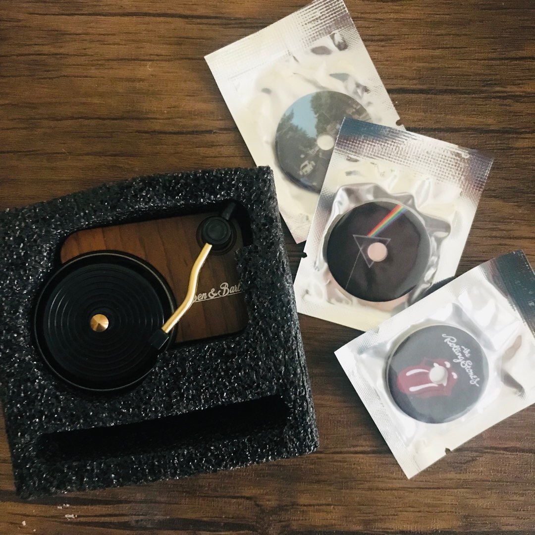 Ben and bart vinyl turn table car airfreshener, Hobbies & Toys ...