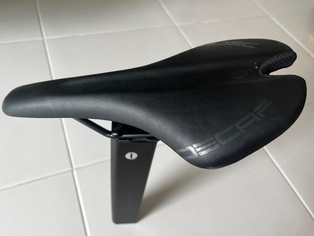Decaf Saddle and Seatpost, Sports Equipment, Bicycles & Parts, Parts & Accessories on Carousell