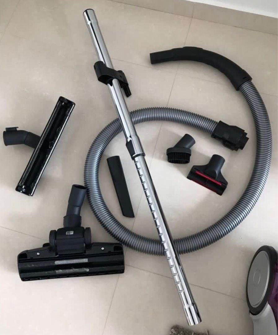 Electrolux ERGOClean Bagless, Furniture & Home Living, Cleaning ...