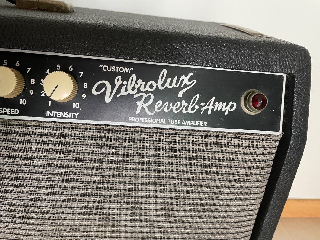 Fender Vibrolux Reverb Tube Amp, Hobbies & Toys, Music & Media, Musical ...