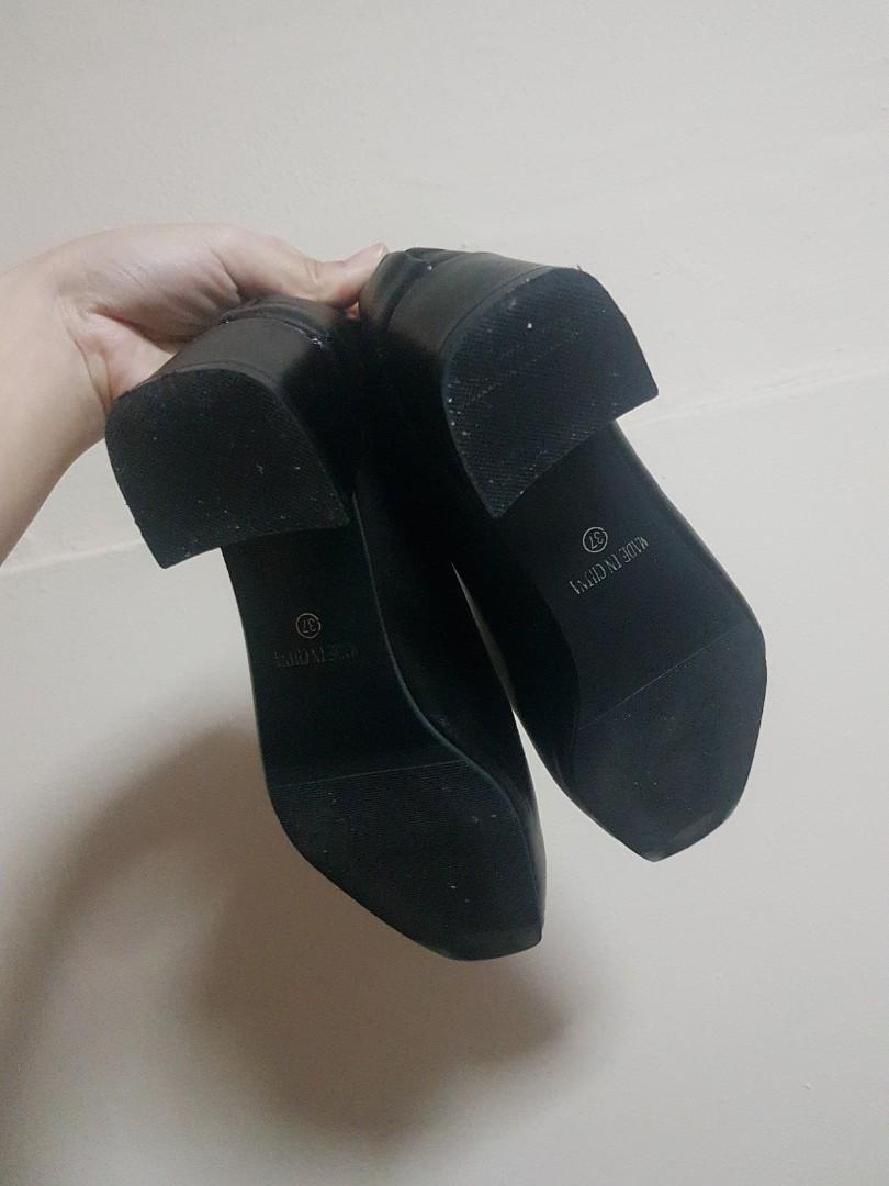 Foldable classic black heels, Women's Fashion, Footwear, Heels on Carousell