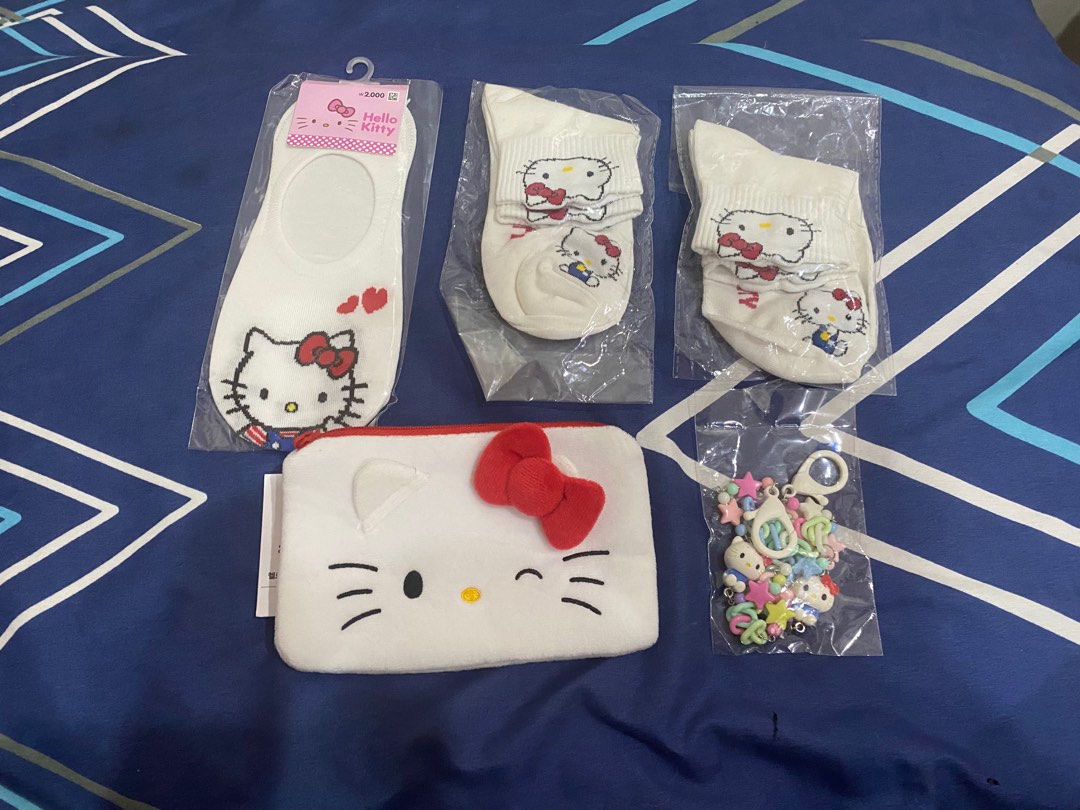 Hello Kitty Items, Women's Fashion, Watches & Accessories, Socks ...