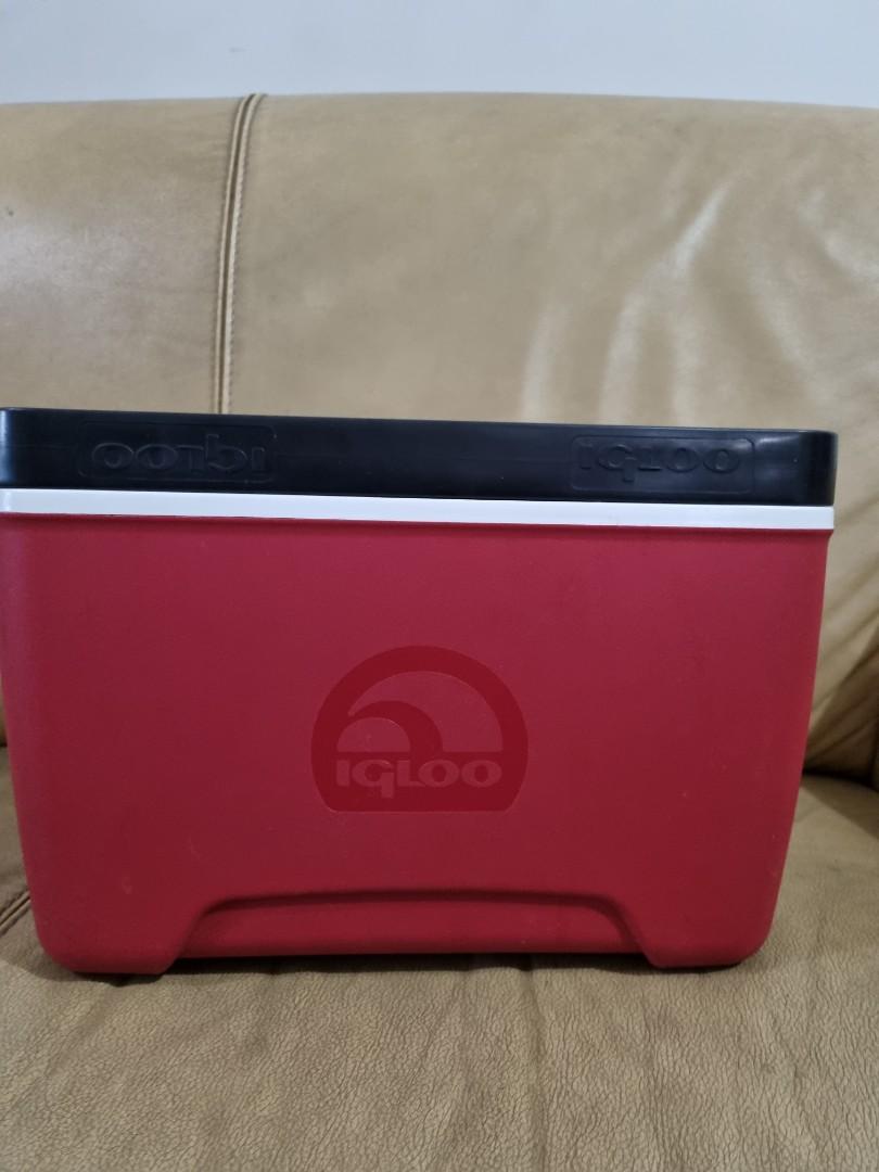 Igloo Small Cooler, 9 qt, red, Sports Equipment, Other Sports Equipment and Supplies on Carousell