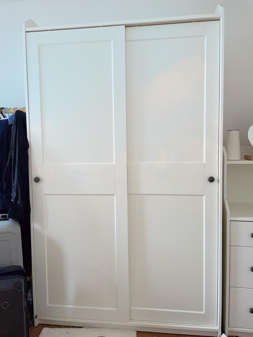 Ikea HAUGA wardrobe with sliding doors, white, 傢俬＆家居, 傢俬, 書櫃、櫃子及架 ...