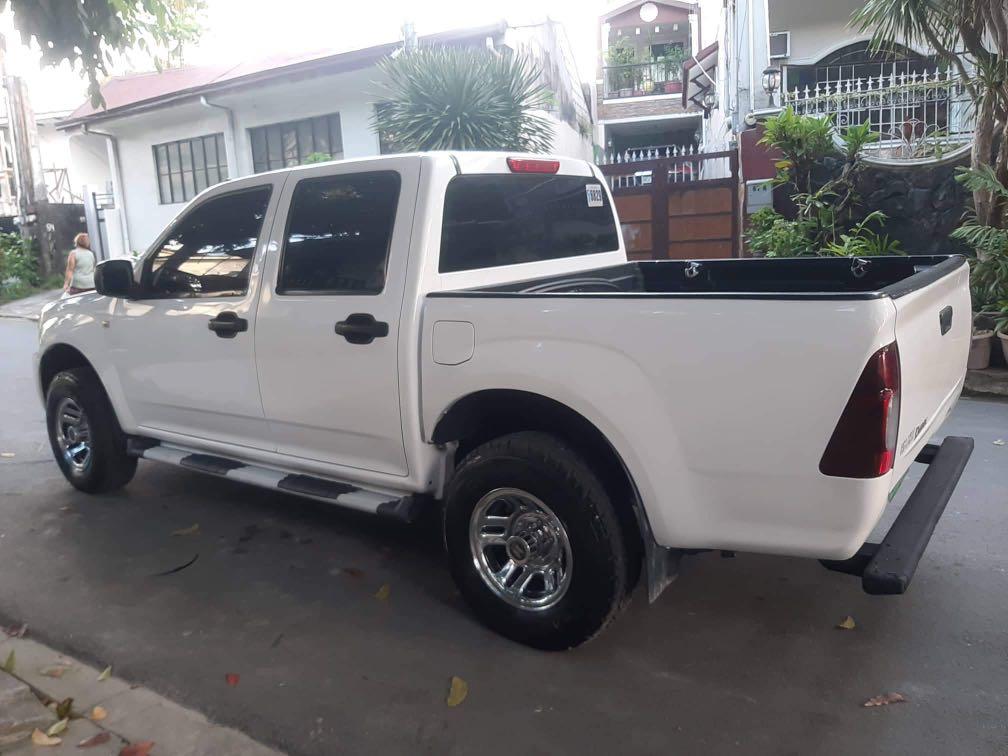 Isuzu Dmax LT 2.5Turbo Diesel MT Fresh Chrome rims Bnew Tires Nothing ...