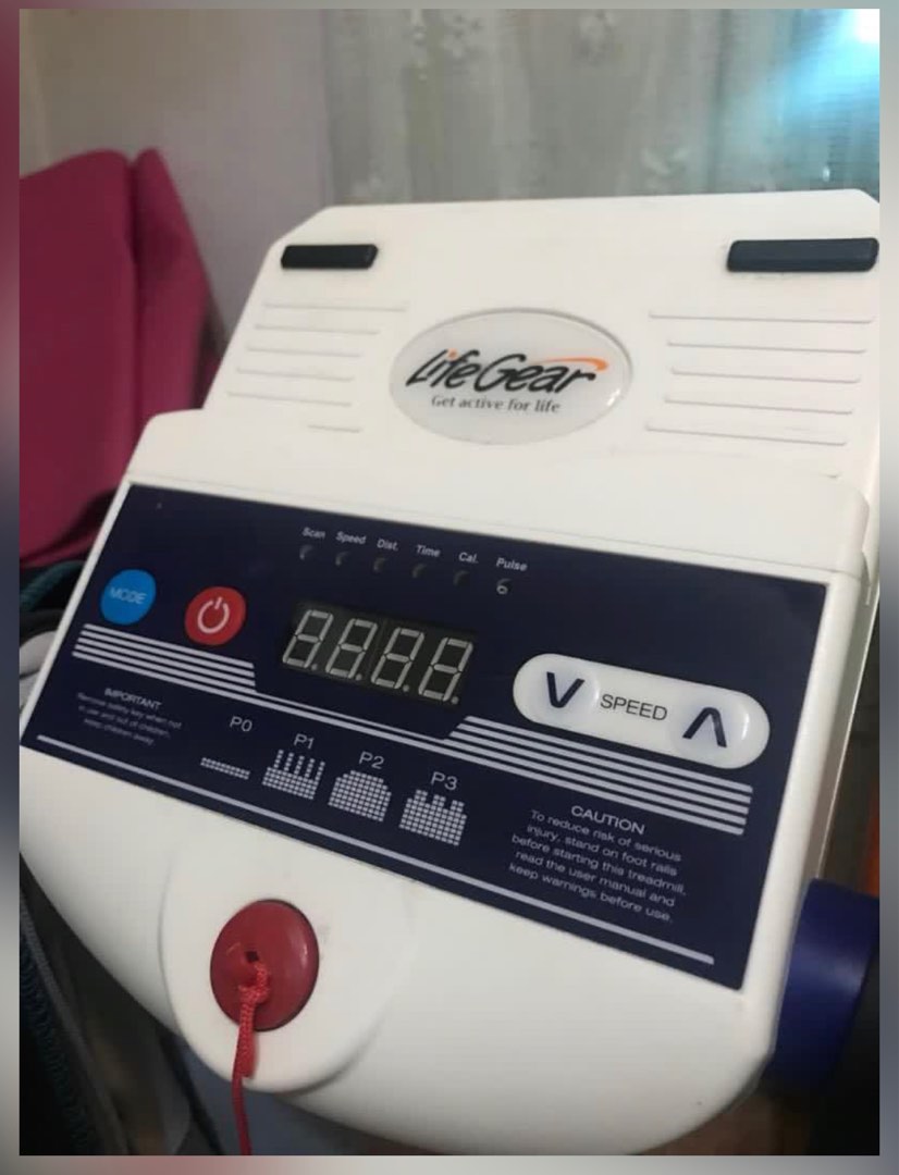 LIFE GEAR 1.5 Motorized Treadmill (GOOD CONDITION), Sports Equipment ...