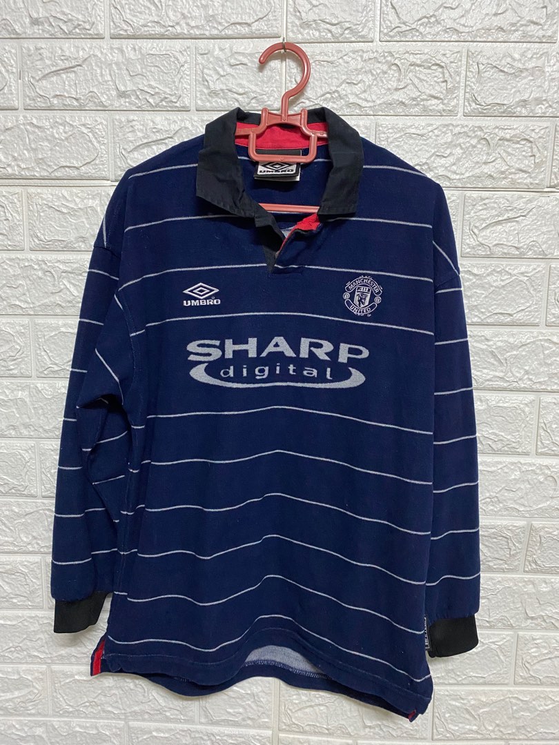 Man utd 2000 away jersey aka towel, Hobbies & Toys, Collectibles ...