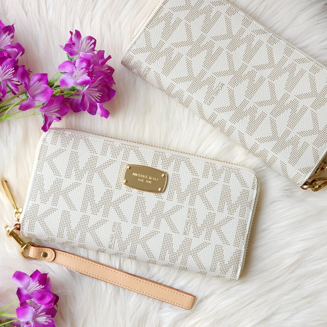 Inspiring Michael Kors Vanilla Wallet Pictures
