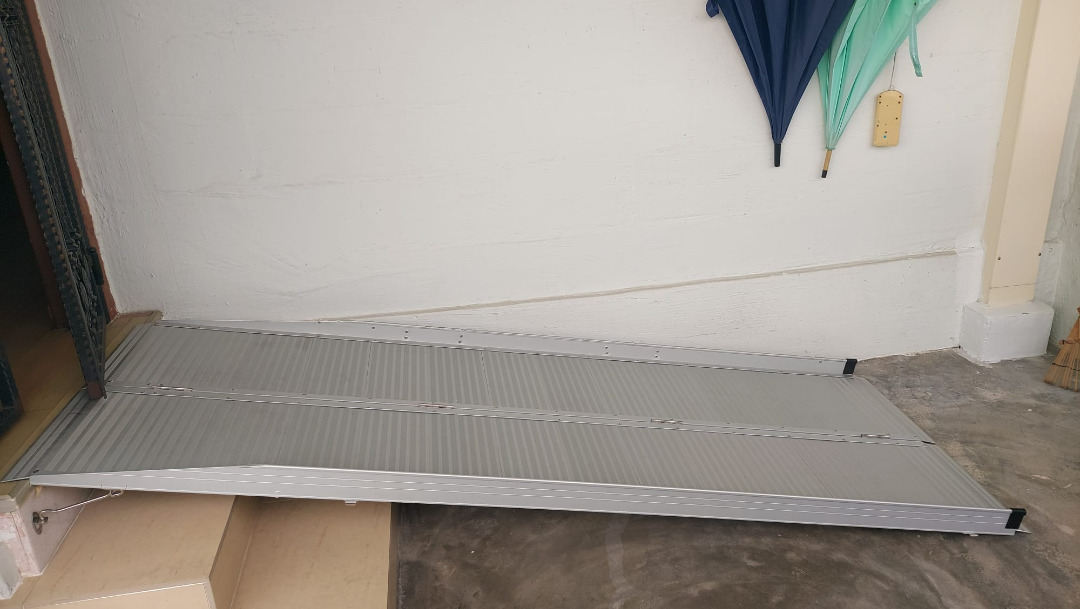 wheelchair Ramp - 6 feet (213cm X 70 cm), Health & Nutrition, Assistive ...