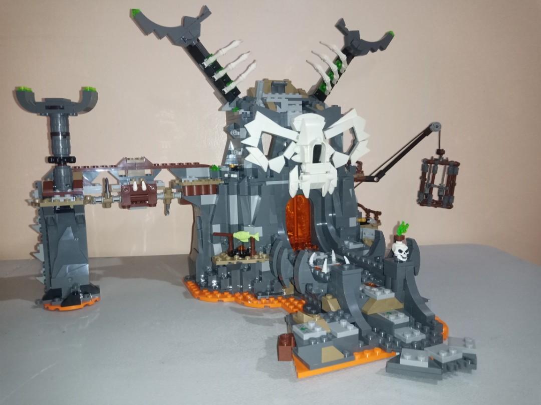 SKULL SORCERER'S DUNGEONS (71722), Hobbies & Toys, Toys & Games on ...