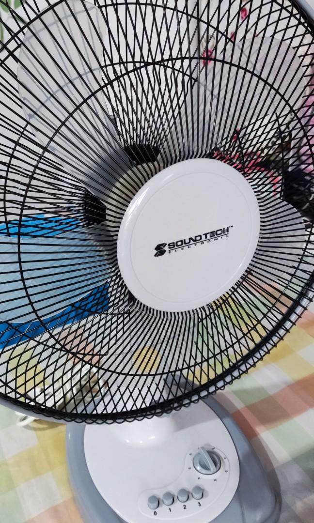 Soundtech 16"" table fan, Furniture & Home Living, Lighting & Fans ...