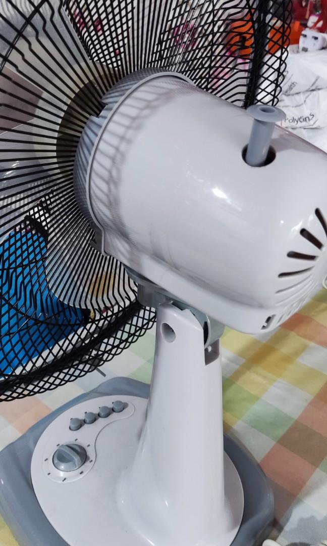 Soundtech 16"" table fan, Furniture & Home Living, Lighting & Fans ...