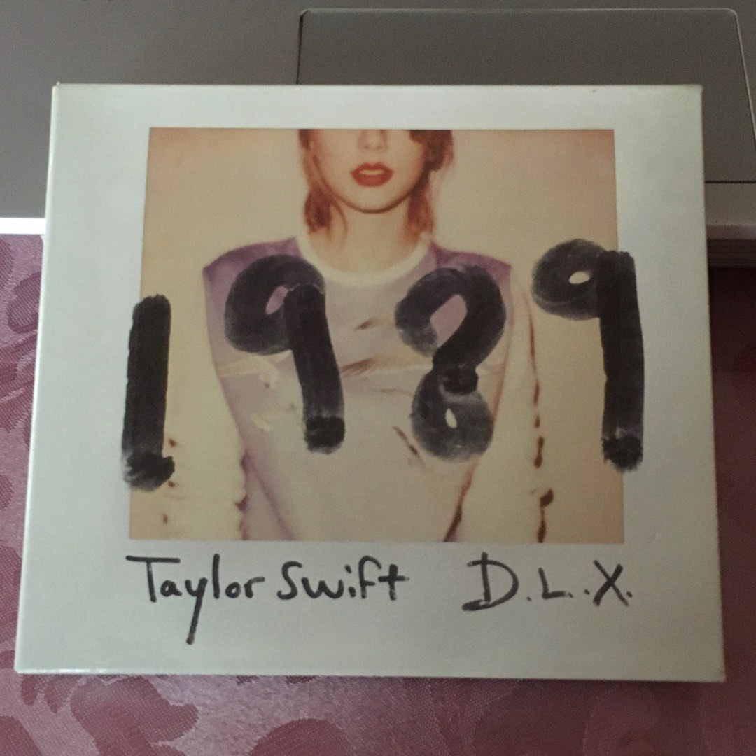 Taylor Swift 1989 Deluxe Edition album, Hobbies & Toys, Music & Media ...