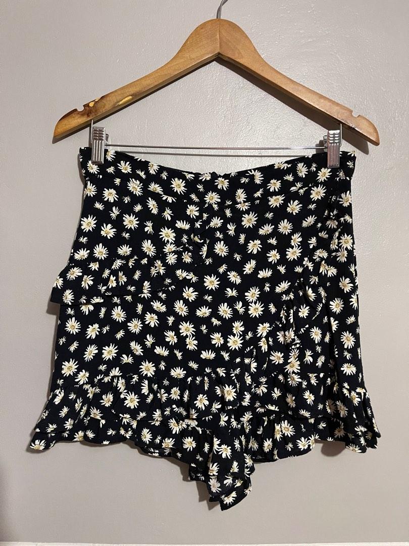 Zara Skort, Women's Fashion, Bottoms, Shorts on Carousell