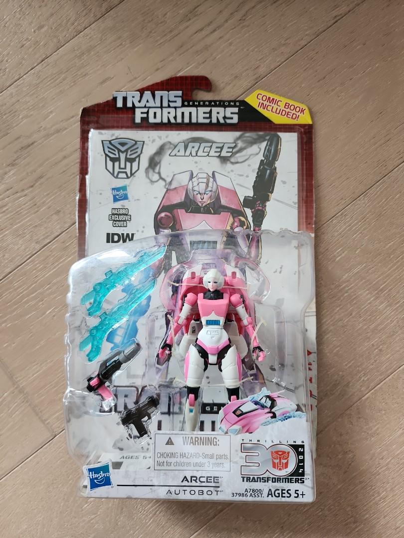 變形金剛 Transformer IDW Arcee with comic book, 興趣及遊戲, 玩具 & 遊戲類 - Carousell