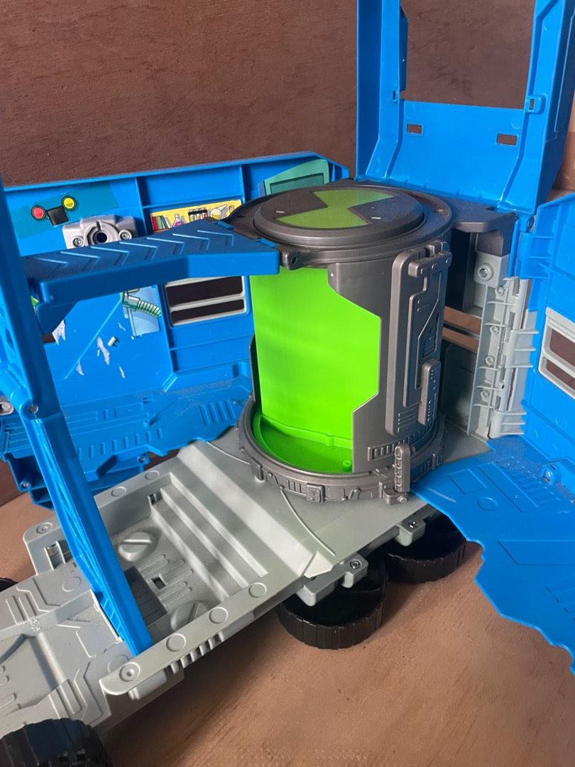 Ben 10 Transforming Playset Vehicle, Hobbies & Toys, Toys & Games on ...