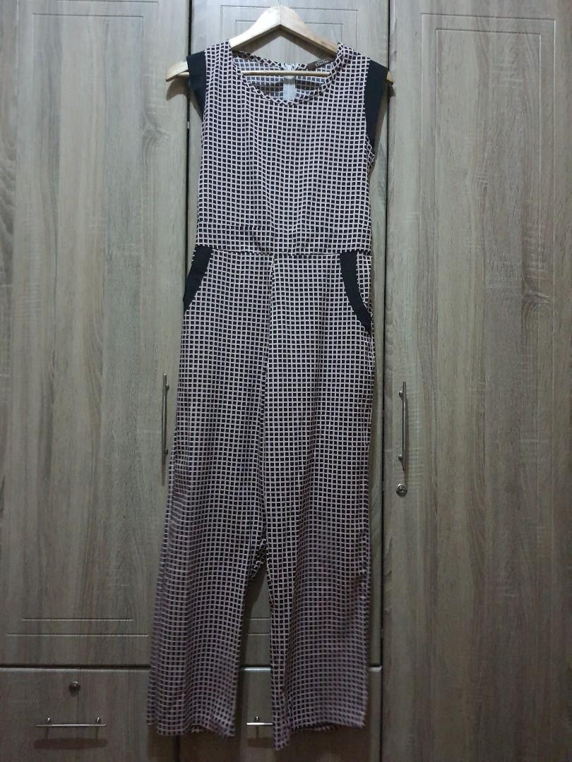 Checkered jumpsuit, Women's Fashion, Dresses & Sets, Jumpsuits on Carousell